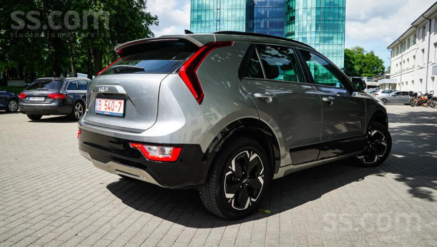 Pelēks Kia Niro 2023 Rīga, ar dzinēja tilpumu 1.60 L un nobraukumu 86 tūkst. km par 25950 €, foto 7 vietnē AUTOMOTO.COM.LV