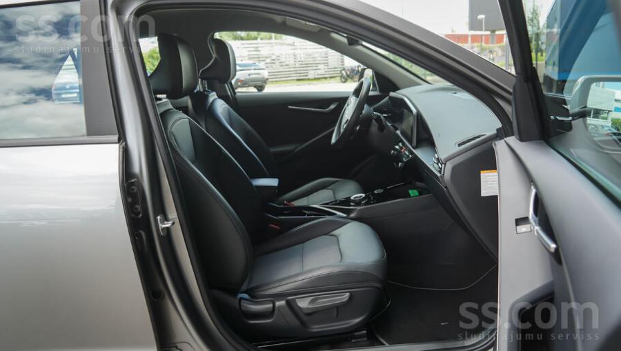 Pelēks Kia Niro 2023 Rīga, ar dzinēja tilpumu 1.60 L un nobraukumu 86 tūkst. km par 25950 €, foto 13 vietnē AUTOMOTO.COM.LV