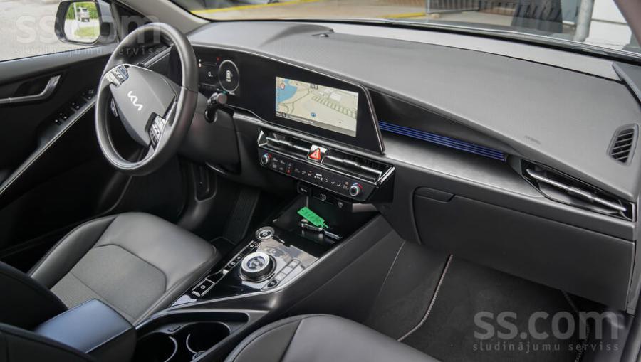 Pelēks Kia Niro 2023 Rīga, ar dzinēja tilpumu 1.60 L un nobraukumu 86 tūkst. km par 25950 €, foto 14 vietnē AUTOMOTO.COM.LV