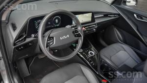 Pelēks Kia Niro 2023 Rīga, ar dzinēja tilpumu 1.60 L un nobraukumu 86 tūkst. km par 25950 €, foto 16 vietnē AUTOMOTO.COM.LV