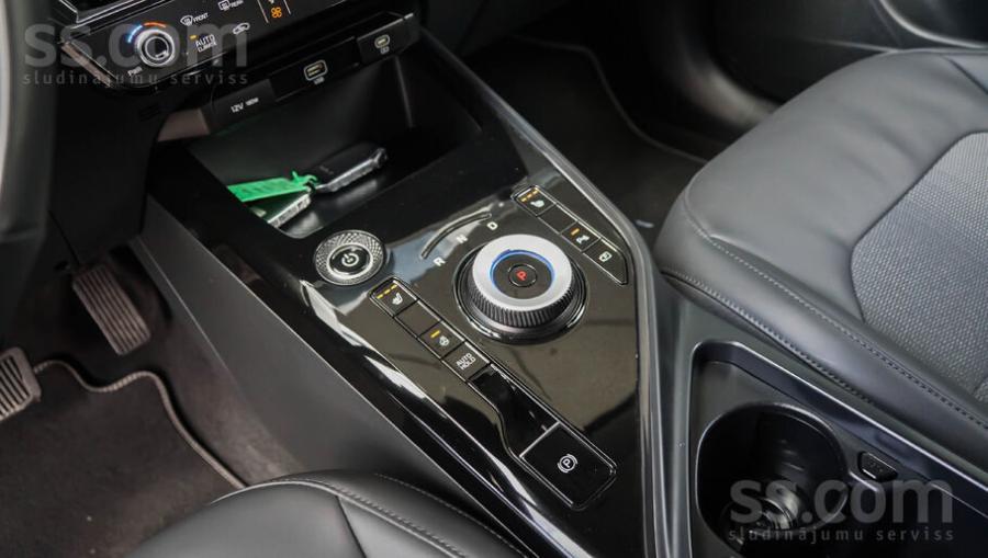 Pelēks Kia Niro 2023 Rīga, ar dzinēja tilpumu 1.60 L un nobraukumu 86 tūkst. km par 25950 €, foto 17 vietnē AUTOMOTO.COM.LV