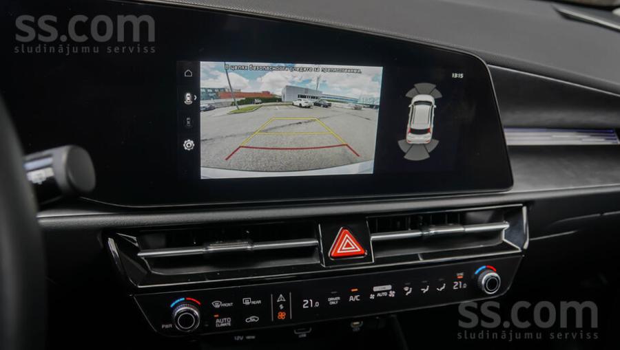 Pelēks Kia Niro 2023 Rīga, ar dzinēja tilpumu 1.60 L un nobraukumu 86 tūkst. km par 25950 €, foto 24 vietnē AUTOMOTO.COM.LV