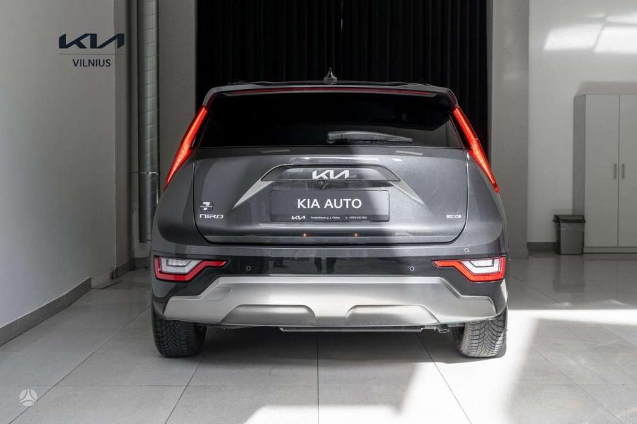Grey Kia Niro 2024 in Vilnius, with an engine capacity of 1.60 L and mileage of 66 thousand km for 26500 €, photo 5 on AUTOMOTO.COM.LV