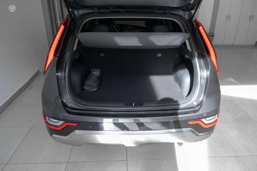 Grey Kia Niro 2024 in Vilnius, with an engine capacity of 1.60 L and mileage of 66 thousand km for 26500 €, photo 10 on AUTOMOTO.COM.LV