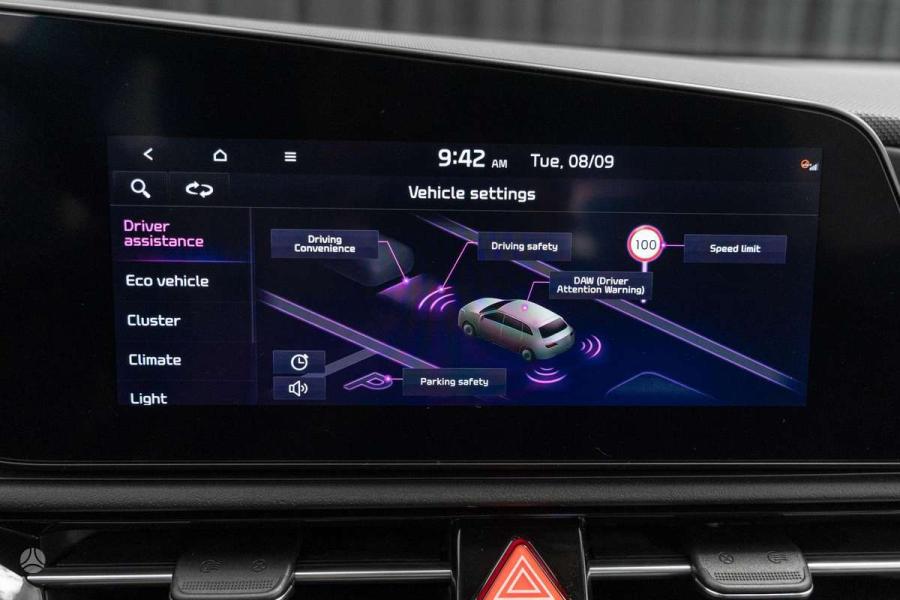 Grey Kia Niro 2024 in Vilnius, with an engine capacity of 1.60 L and mileage of 66 thousand km for 26500 €, photo 22 on AUTOMOTO.COM.LV
