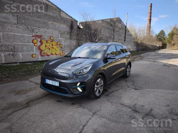 Pelēks Kia Niro 2019 Rīga, ar dzinēja tilpumu 0.00 L un nobraukumu 199 tūkst. km par 15500 €, foto  vietnē AUTOMOTO.COM.LV