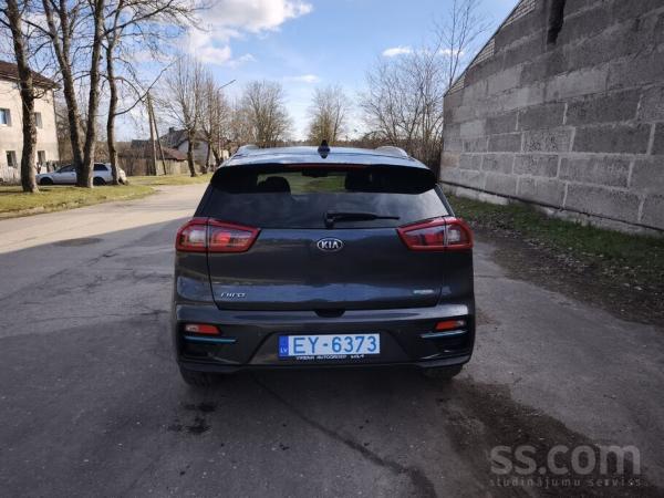 Pelēks Kia Niro 2019 Rīga, ar dzinēja tilpumu 0.00 L un nobraukumu 199 tūkst. km par 15500 €, foto 6 vietnē AUTOMOTO.COM.LV