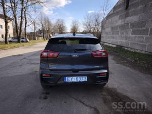Grey Kia Niro 2019 in Riga, with an engine capacity of 0.00 L and mileage of 199 thousand km for 15500 €, photo 7 on AUTOMOTO.COM.LV