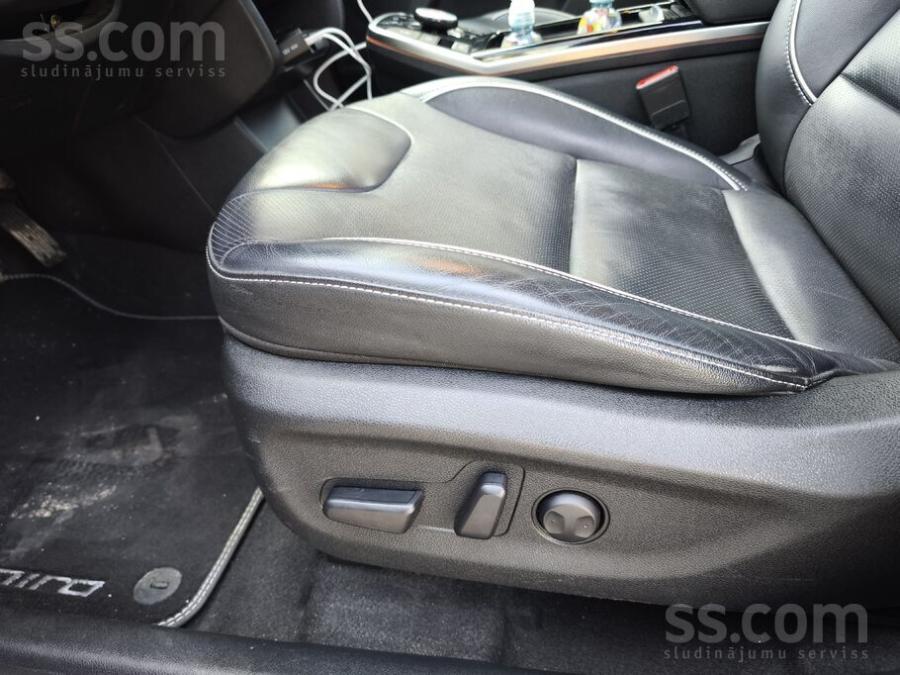 Grey Kia Niro 2019 in Riga, with an engine capacity of 0.00 L and mileage of 199 thousand km for 15500 €, photo 13 on AUTOMOTO.COM.LV