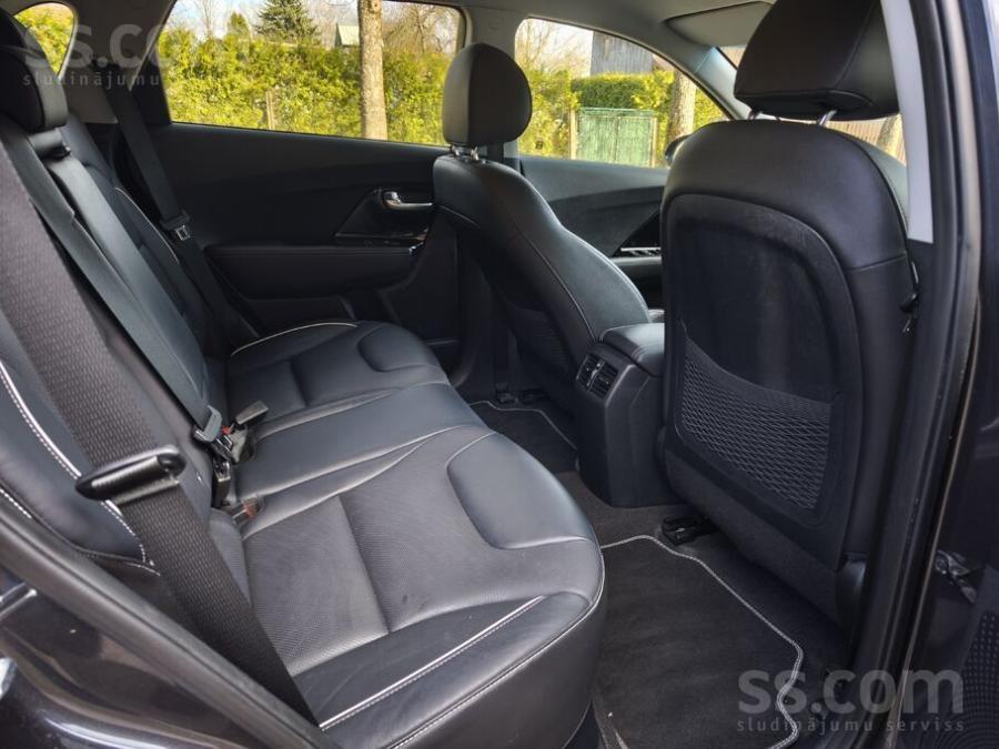 Grey Kia Niro 2019 in Riga, with an engine capacity of 0.00 L and mileage of 199 thousand km for 15500 €, photo 18 on AUTOMOTO.COM.LV