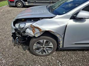 Grey Kia Niro 2019 in Marijampole, with an engine capacity of 0.00 L and mileage of 215 thousand km for 7300 €, photo 5 on AUTOMOTO.COM.LV