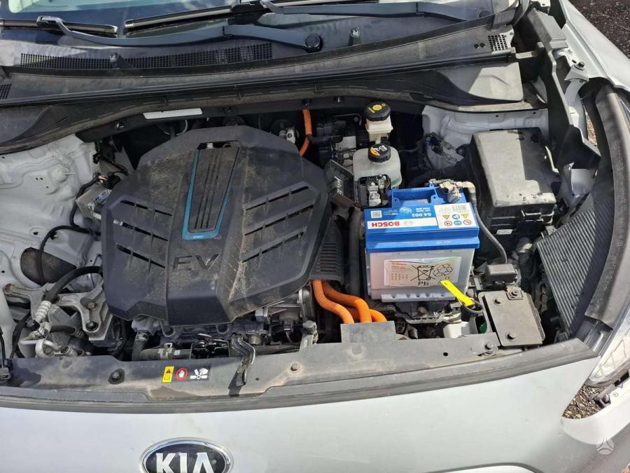 Grey Kia Niro 2019 in Marijampole, with an engine capacity of 0.00 L and mileage of 215 thousand km for 7300 €, photo 9 on AUTOMOTO.COM.LV