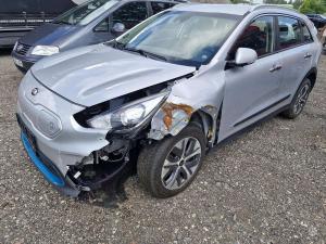 Grey Kia Niro 2019 in Marijampole, with an engine capacity of 0.00 L and mileage of 215 thousand km for 7300 €, photo 11 on AUTOMOTO.COM.LV