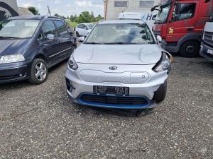 Grey Kia Niro 2019 in Marijampole, with an engine capacity of 0.00 L and mileage of 215 thousand km for 7300 €, photo 12 on AUTOMOTO.COM.LV