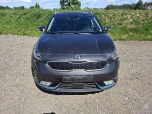 Grey Kia Niro 2019 in Marijampole, with an engine capacity of 1.58 L and mileage of 91 thousand km for 7400 €, photo 4 on AUTOMOTO.COM.LV
