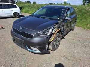 Grey Kia Niro 2019 in Marijampole, with an engine capacity of 1.58 L and mileage of 91 thousand km for 7400 €, photo 5 on AUTOMOTO.COM.LV