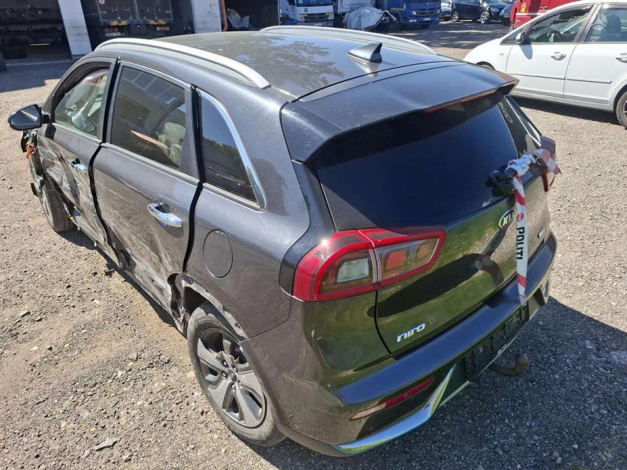 Grey Kia Niro 2019 in Marijampole, with an engine capacity of 1.58 L and mileage of 91 thousand km for 7400 €, photo 10 on AUTOMOTO.COM.LV