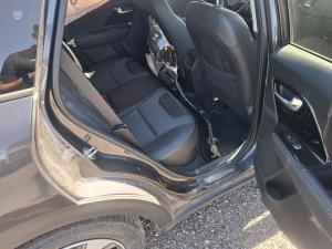 Grey Kia Niro 2019 in Marijampole, with an engine capacity of 1.58 L and mileage of 91 thousand km for 7400 €, photo 16 on AUTOMOTO.COM.LV