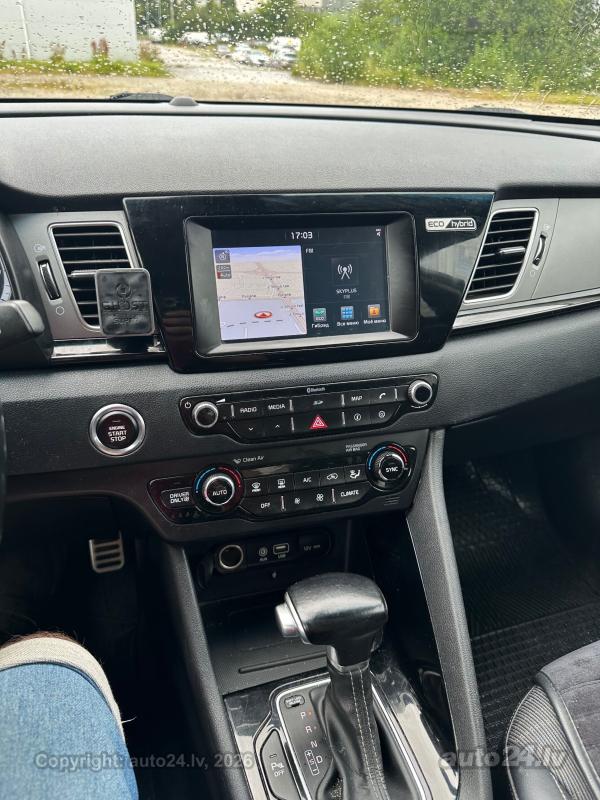 Pelēks Kia Niro 2016 Tallina, ar dzinēja tilpumu 1.60 L un nobraukumu 161 tūkst. km par 9999 €, foto 7 vietnē AUTOMOTO.COM.LV