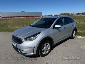 Pelēks Kia Niro 2018 Tallina, ar dzinēja tilpumu 1.60 L un nobraukumu 141 tūkst. km par 11900 €, foto 8 vietnē AUTOMOTO.COM.LV