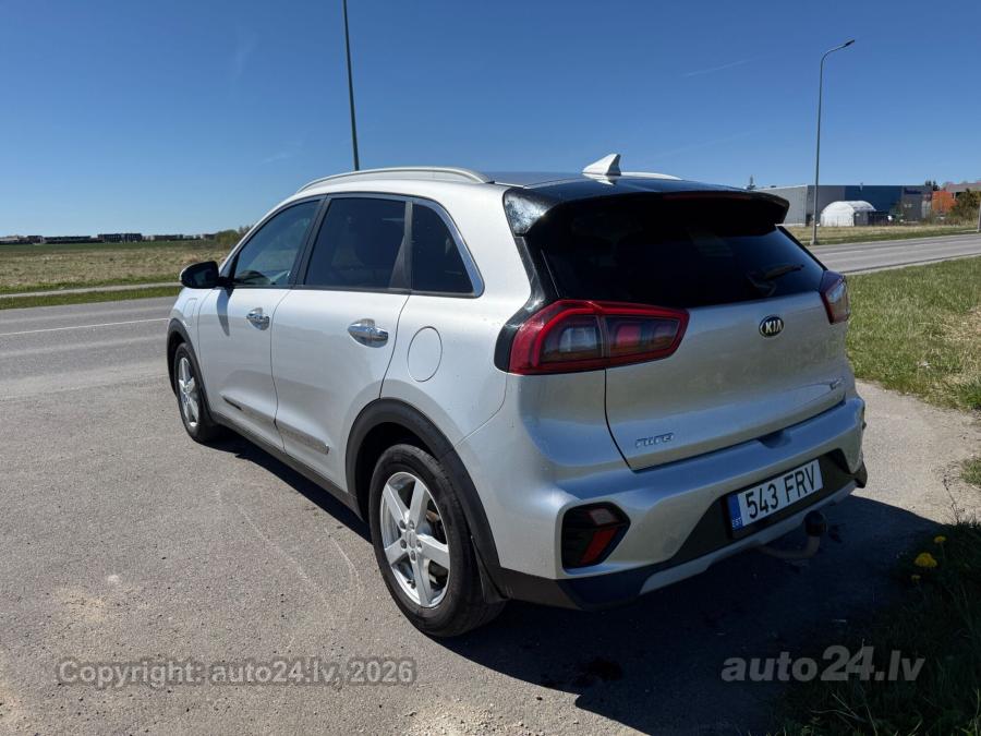 Pelēks Kia Niro 2018 Tallina, ar dzinēja tilpumu 1.60 L un nobraukumu 141 tūkst. km par 11900 €, foto 9 vietnē AUTOMOTO.COM.LV