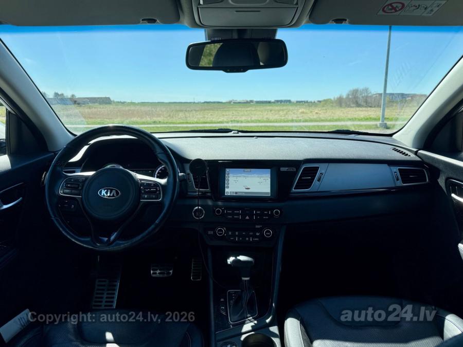 Pelēks Kia Niro 2018 Tallina, ar dzinēja tilpumu 1.60 L un nobraukumu 141 tūkst. km par 11900 €, foto 14 vietnē AUTOMOTO.COM.LV