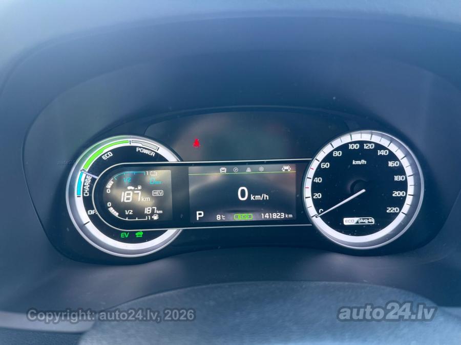 Pelēks Kia Niro 2018 Tallina, ar dzinēja tilpumu 1.60 L un nobraukumu 141 tūkst. km par 11900 €, foto 20 vietnē AUTOMOTO.COM.LV