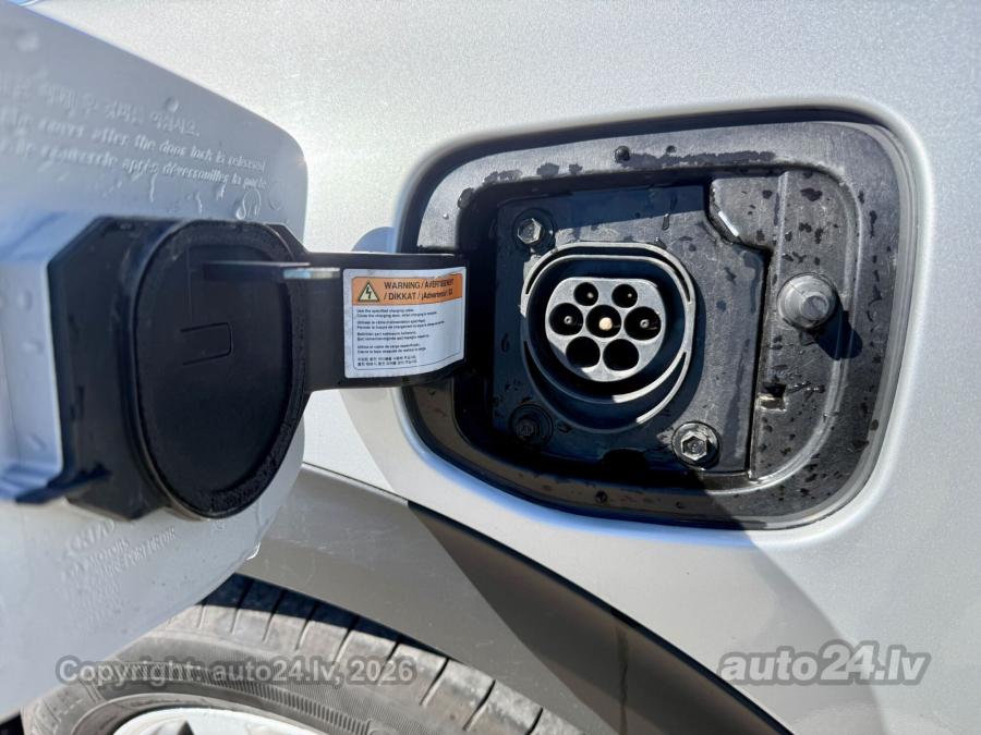 Pelēks Kia Niro 2018 Tallina, ar dzinēja tilpumu 1.60 L un nobraukumu 141 tūkst. km par 11900 €, foto 24 vietnē AUTOMOTO.COM.LV
