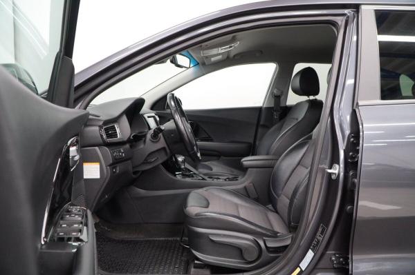 Pelēks Kia Niro 2018 Tallina, ar dzinēja tilpumu 1.60 L un nobraukumu 90 tūkst. km par 15050 €, foto 7 vietnē AUTOMOTO.COM.LV