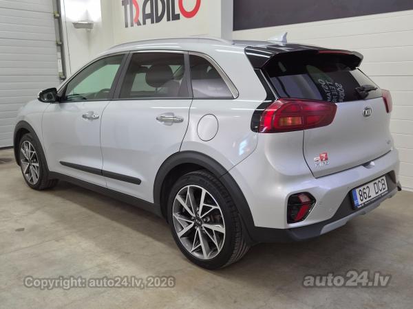 Kia Niro 2019 Hāpsalu vietnē Pelēks Kia Niro 2019 Hāpsalu, ar dzinēja tilpumu 1.60 L un nobraukumu 61 tūkst. km par 16999 €, foto 7 vietnē AUTOMOTO.COM.LV