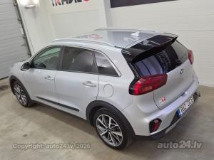 Pelēks Kia Niro 2019 Hāpsalu, ar dzinēja tilpumu 1.60 L un nobraukumu 61 tūkst. km par 16999 €, foto 8 vietnē AUTOMOTO.COM.LV