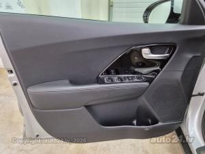Pelēks Kia Niro 2019 Hāpsalu, ar dzinēja tilpumu 1.60 L un nobraukumu 61 tūkst. km par 16999 €, foto 11 vietnē AUTOMOTO.COM.LV