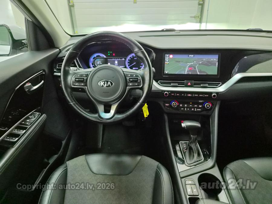 Pelēks Kia Niro 2019 Hāpsalu, ar dzinēja tilpumu 1.60 L un nobraukumu 61 tūkst. km par 16999 €, foto 14 vietnē AUTOMOTO.COM.LV