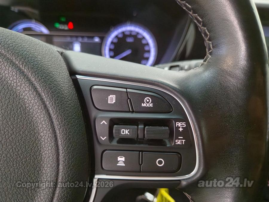 Pelēks Kia Niro 2019 Hāpsalu, ar dzinēja tilpumu 1.60 L un nobraukumu 61 tūkst. km par 16999 €, foto 23 vietnē AUTOMOTO.COM.LV