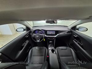 Pelēks Kia Niro 2019 Hāpsalu, ar dzinēja tilpumu 1.60 L un nobraukumu 61 tūkst. km par 16999 €, foto 24 vietnē AUTOMOTO.COM.LV