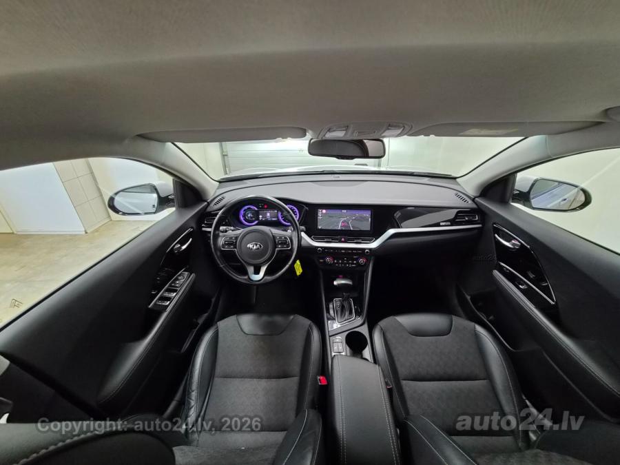 Pelēks Kia Niro 2019 Hāpsalu, ar dzinēja tilpumu 1.60 L un nobraukumu 61 tūkst. km par 16999 €, foto 24 vietnē AUTOMOTO.COM.LV