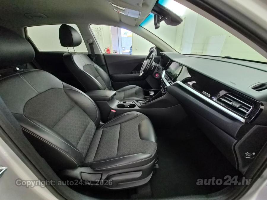 Pelēks Kia Niro 2019 Hāpsalu, ar dzinēja tilpumu 1.60 L un nobraukumu 61 tūkst. km par 16999 €, foto 25 vietnē AUTOMOTO.COM.LV