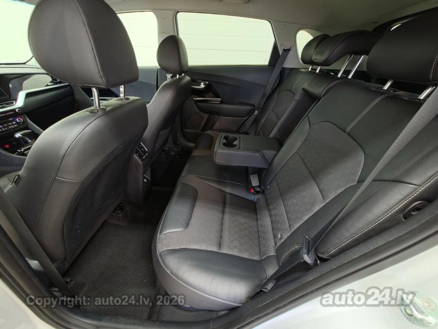 Pelēks Kia Niro 2019 Hāpsalu, ar dzinēja tilpumu 1.60 L un nobraukumu 61 tūkst. km par 16999 €, foto 27 vietnē AUTOMOTO.COM.LV