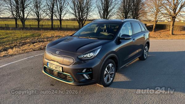 Pelēks Kia Niro 2020 Tallina, ar dzinēja tilpumu 0.00 L un nobraukumu 130 tūkst. km par 19490 €, foto 1 vietnē AUTOMOTO.COM.LV