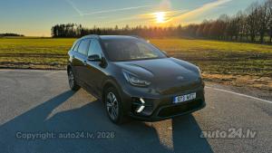 Grey Kia Niro 2020 in Tallinn, with an engine capacity of 0.00 L and mileage of 130 thousand km for 19490 €, photo 7 on AUTOMOTO.COM.LV