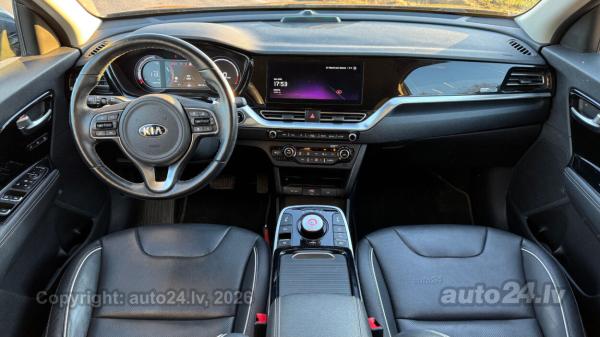 Pelēks Kia Niro 2020 Tallina, ar dzinēja tilpumu 0.00 L un nobraukumu 130 tūkst. km par 19490 €, foto 10 vietnē AUTOMOTO.COM.LV