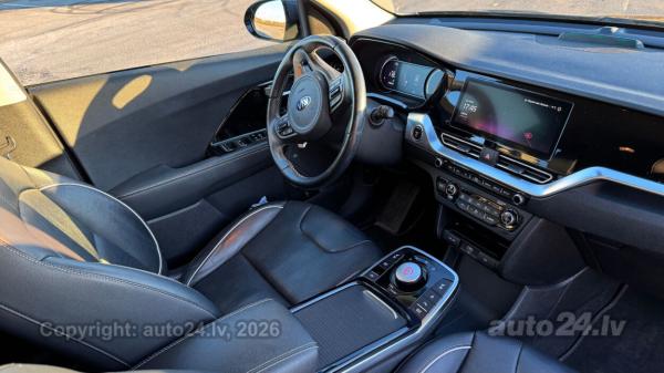 Серый Киа Niro 2020 в Таллин, объемом двигателя 0.00 л и пробегом 130 тыс. км за 19490 €, фото 11 на AUTOMOTO.COM.LV