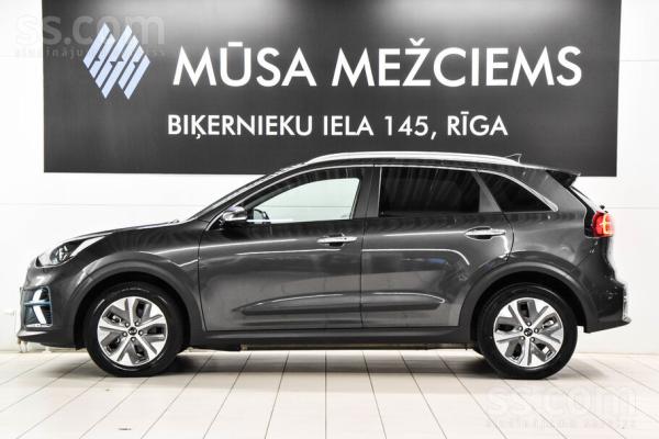 Серый Киа Niro 2021 в Рига, объемом двигателя 0.00 л и пробегом 43 тыс. км за 21990 €, фото 6 на AUTOMOTO.COM.LV