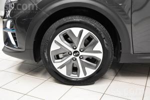 Grey Kia Niro 2021 in Riga, with an engine capacity of 0.00 L and mileage of 43 thousand km for 21990 €, photo 12 on AUTOMOTO.COM.LV