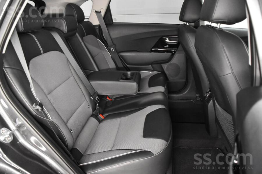 Grey Kia Niro 2021 in Riga, with an engine capacity of 0.00 L and mileage of 43 thousand km for 21990 €, photo 17 on AUTOMOTO.COM.LV