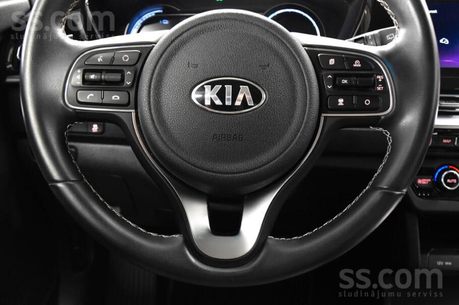 Grey Kia Niro 2021 in Riga, with an engine capacity of 0.00 L and mileage of 43 thousand km for 21990 €, photo 21 on AUTOMOTO.COM.LV