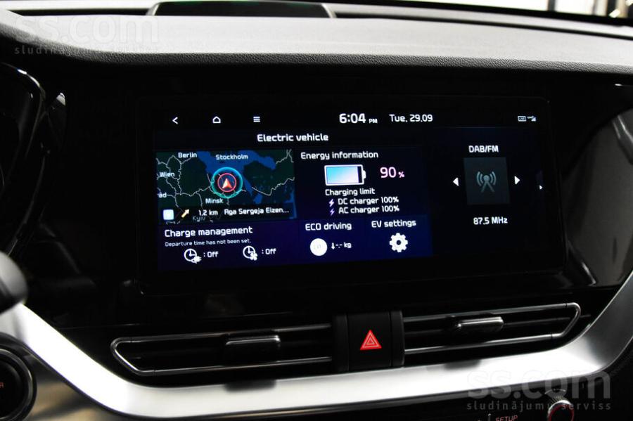 Grey Kia Niro 2021 in Riga, with an engine capacity of 0.00 L and mileage of 43 thousand km for 21990 €, photo 26 on AUTOMOTO.COM.LV