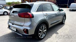 Серый Киа Niro 2022 в Таллин, объемом двигателя 1.60 л и пробегом 39 тыс. км за 17500 €, фото 10 на AUTOMOTO.COM.LV