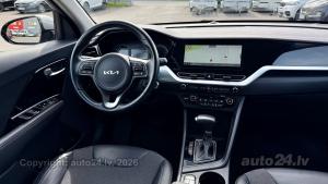 Серый Киа Niro 2022 в Таллин, объемом двигателя 1.60 л и пробегом 39 тыс. км за 17500 €, фото 12 на AUTOMOTO.COM.LV