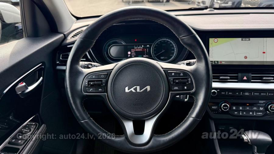 Серый Киа Niro 2022 в Таллин, объемом двигателя 1.60 л и пробегом 39 тыс. км за 17500 €, фото 15 на AUTOMOTO.COM.LV